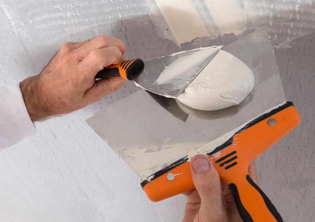 Rendering Vs Plastering: Key Differences Explained Clearly